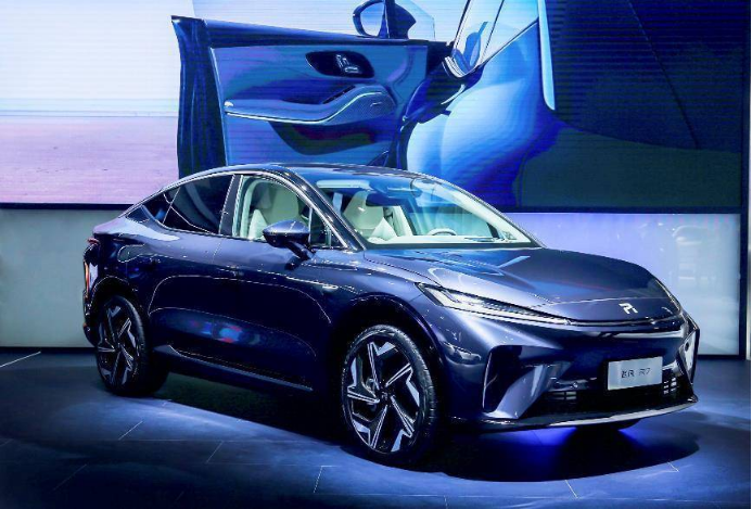 搭载最大华为AR-HUD 飞凡旗舰SUV R7大湾区车展首秀 - 知乎