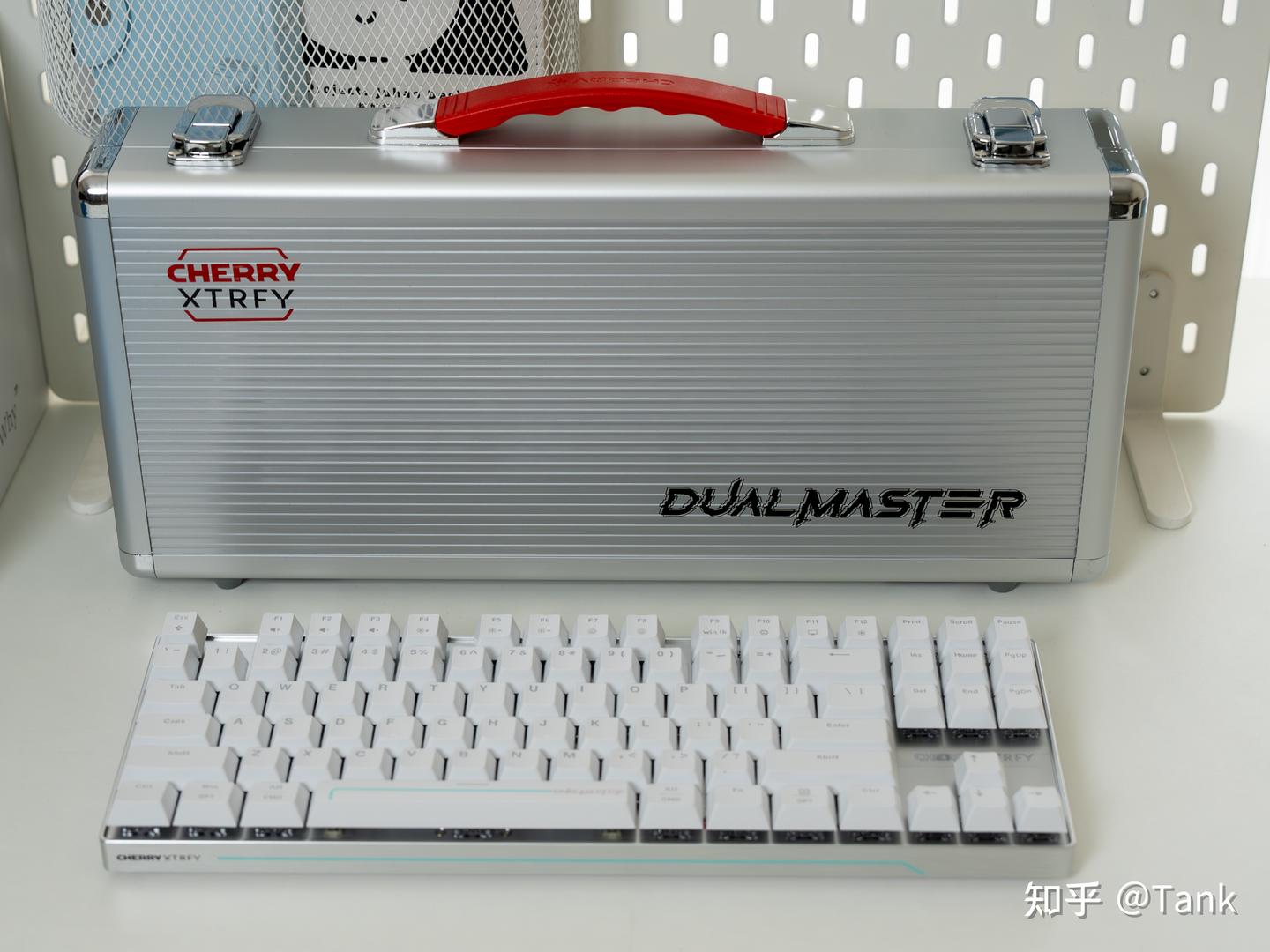 首款用 TMR 传感器支持机械轴互换的磁轴键盘表现如何？CHERRY MX8.2 PRO TMR 双魔磁轴键盘半个月深度使用体验分享 - 知乎