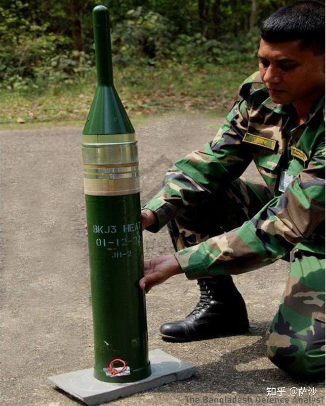 解放军步兵手中的火箭大炮：用了20多年的PF98式120毫米火箭筒 - 知乎