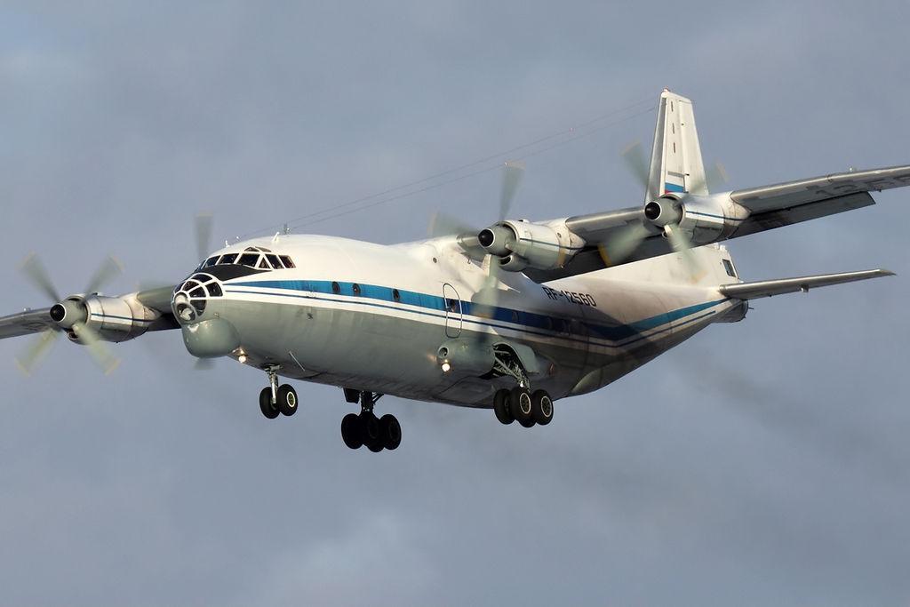 安东诺夫安-12 / Antonov An-12（第一部分：概述、设计和开发历程、构造、运用历史）- 中英俄文维基百科词条融合，由辽观搬运 ...