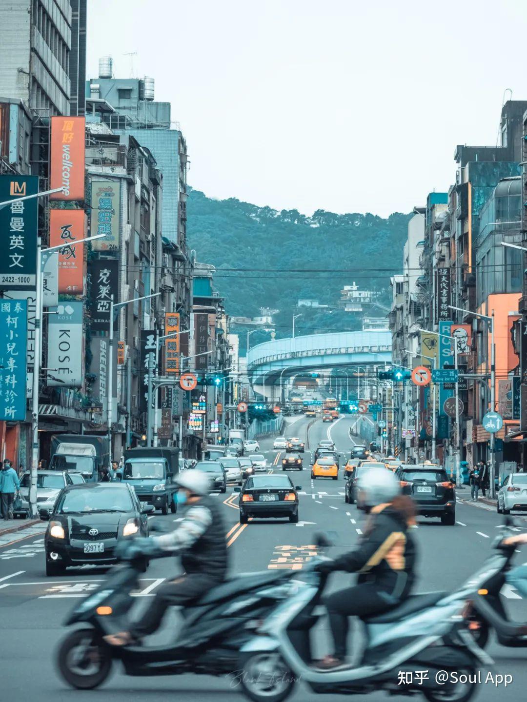 Soul上97年女生，27个Souler为她“在线通话”，凌晨3点滞留上海机场？ - 知乎