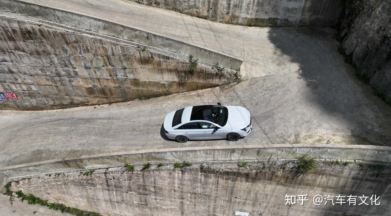 强劲动力+百年CLDR大师级底盘调校 新508L勇攀拉链山 - 知乎