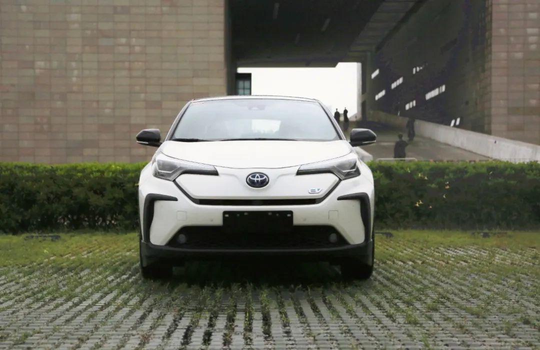 开箱体验广汽丰田C-HR EV，当TNGA遇上纯电智能 - 知乎