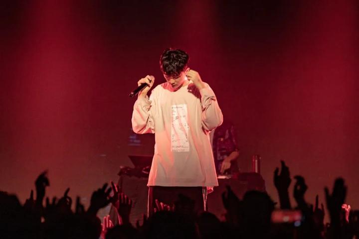 没过新说唱海选的PO8，是否担得起“说唱诗人”这个称号？ - 知乎