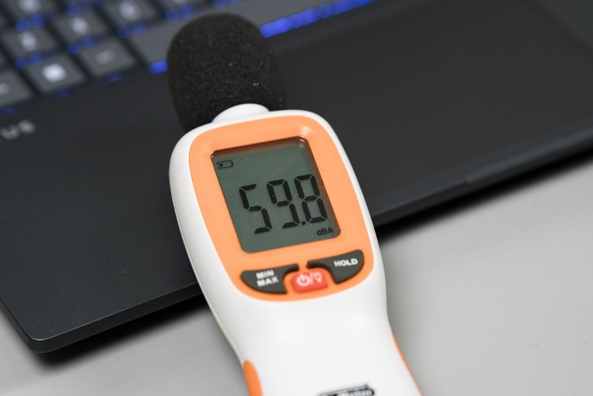 惠普光影精灵9评测：13代酷睿HX加持，西装暴徒进化论 - 知乎