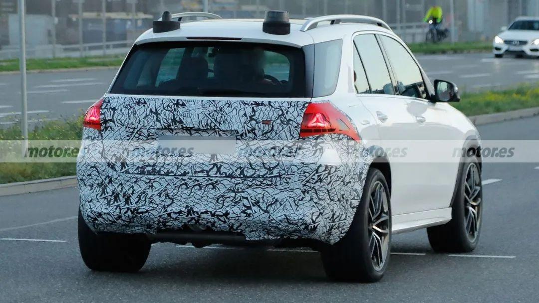 3.0T缺席！新款奔驰GLE谍照曝光：换装三叉星尾灯，值得等么？ - 知乎