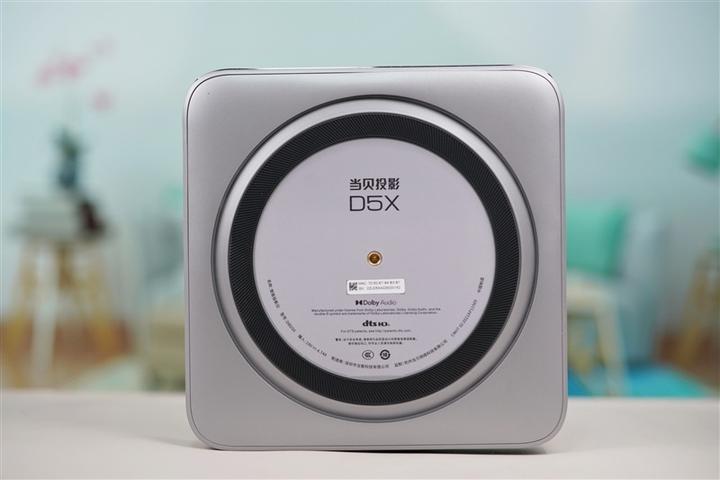 当贝D5X投影仪：投影仪体积小巧、足够便携 - 知乎