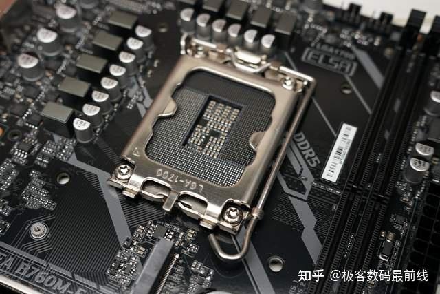 《鬼屋魔影》重启归来，艾尔莎EA B760M-E D5与你轻松畅玩 - 知乎