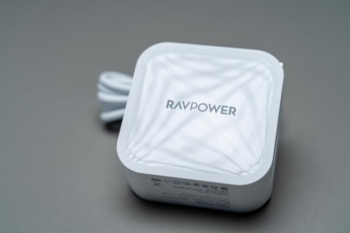 Ravpower 90W充笔记本iPhone 13 Pro绰绰有余 - 知乎