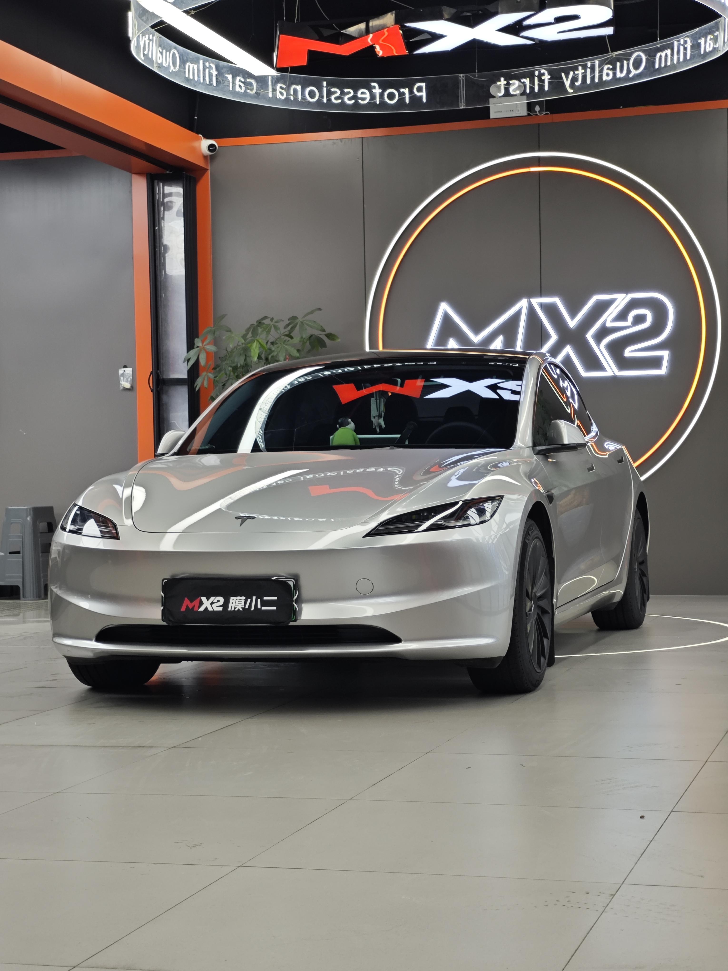 特斯拉 Model 3 GT 银：冷冽科技的流动盛宴 - 知乎