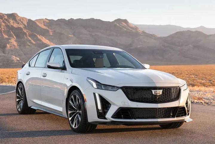 精神分裂？1.5T引擎CT5刚曝光，凯迪拉克CT5-V黑翼就亮相 - 知乎