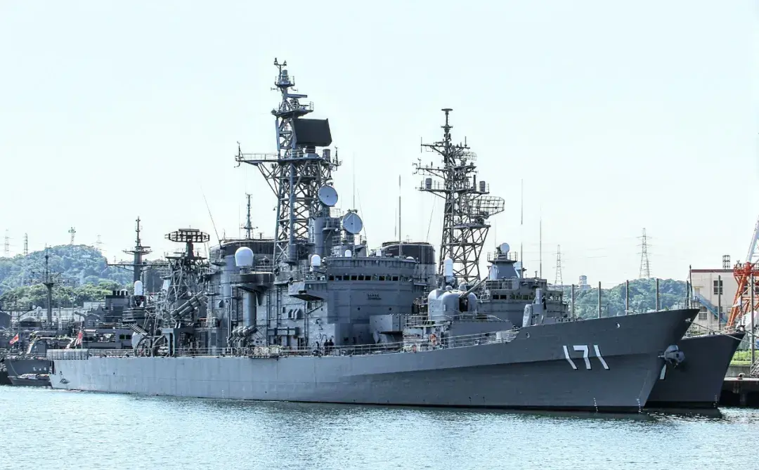 日本海自“旗风”号驱逐舰退役了 - 知乎