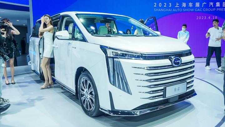 原来是插混版M8！广汽传祺E9预售价33万元起，两套前脸太震撼 - 知乎