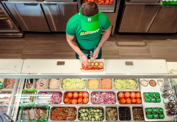 创始人均故去，赛百味可能真的要被卖了 - 知乎