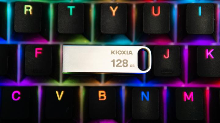 双11办公U盘推荐：铠侠 U366 USB3.2 随闪 U盘使用体验 - 知乎