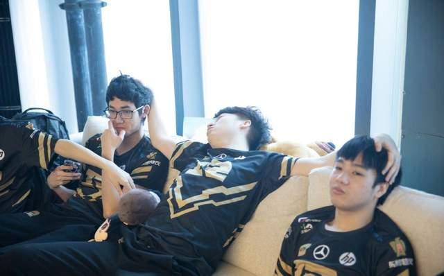 让帝狂吹UZI和theshy，表示两人天赋最高，巅峰期可与faker媲美 - 知乎