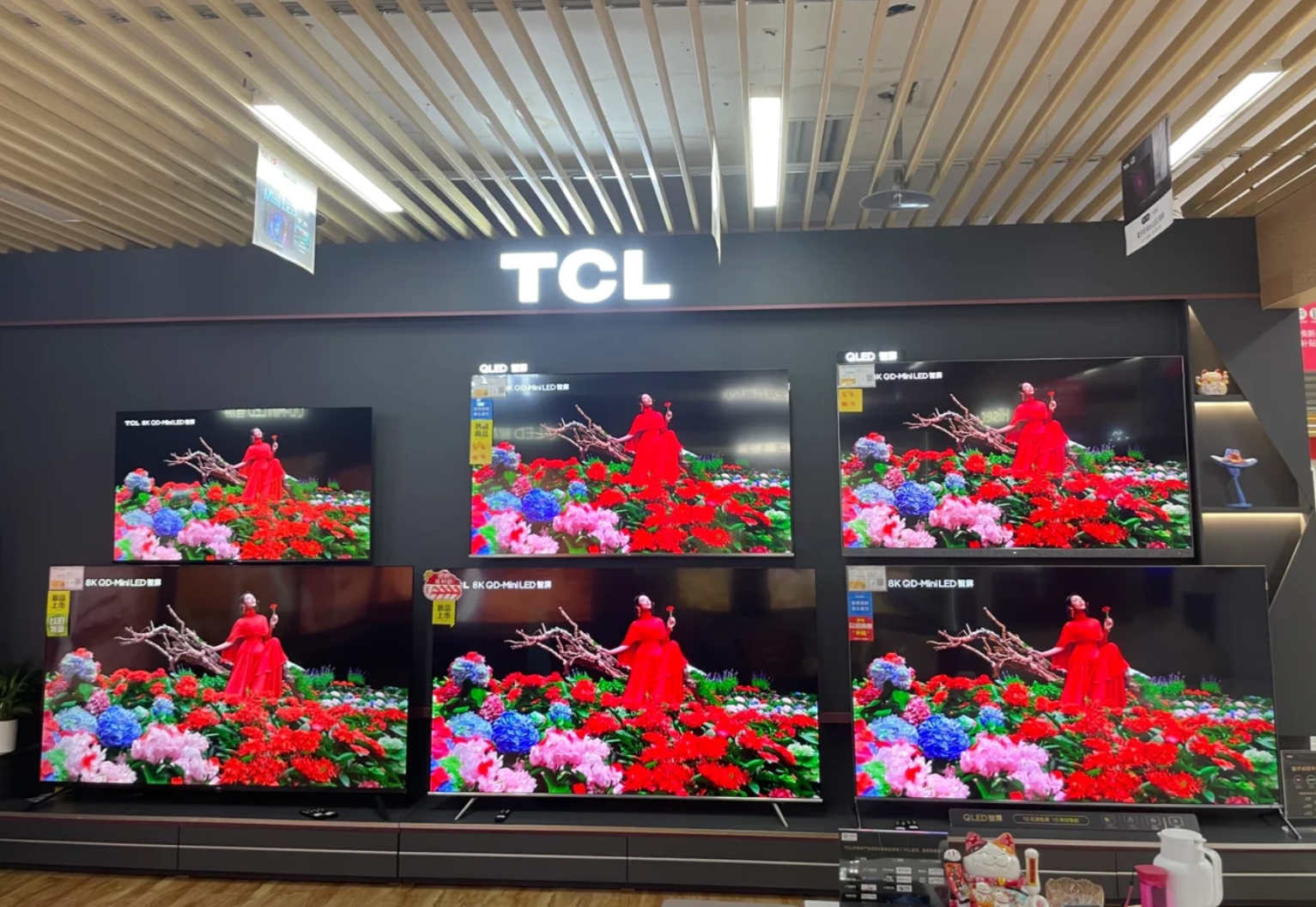 2025内行人买电视机选海信还是TCL？巅峰画质对比，维修师傅说出看法 - 知乎