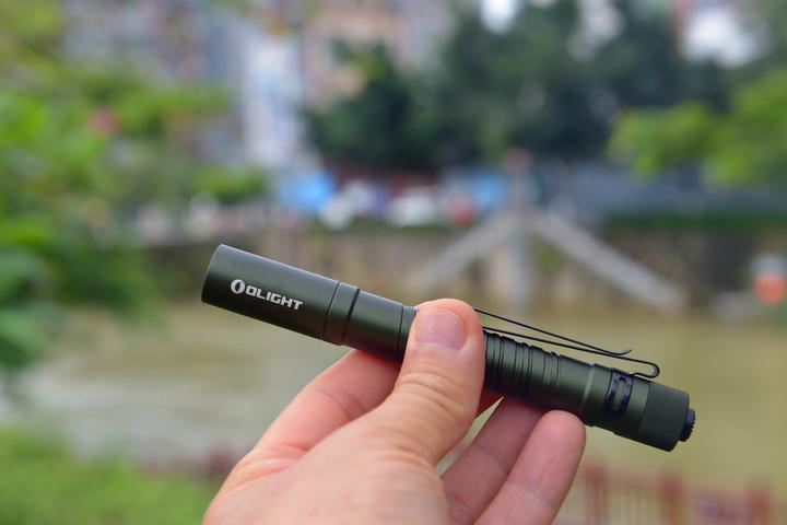 简单易操控 便携长续航--OLIGHT傲雷i5T Plus - 知乎