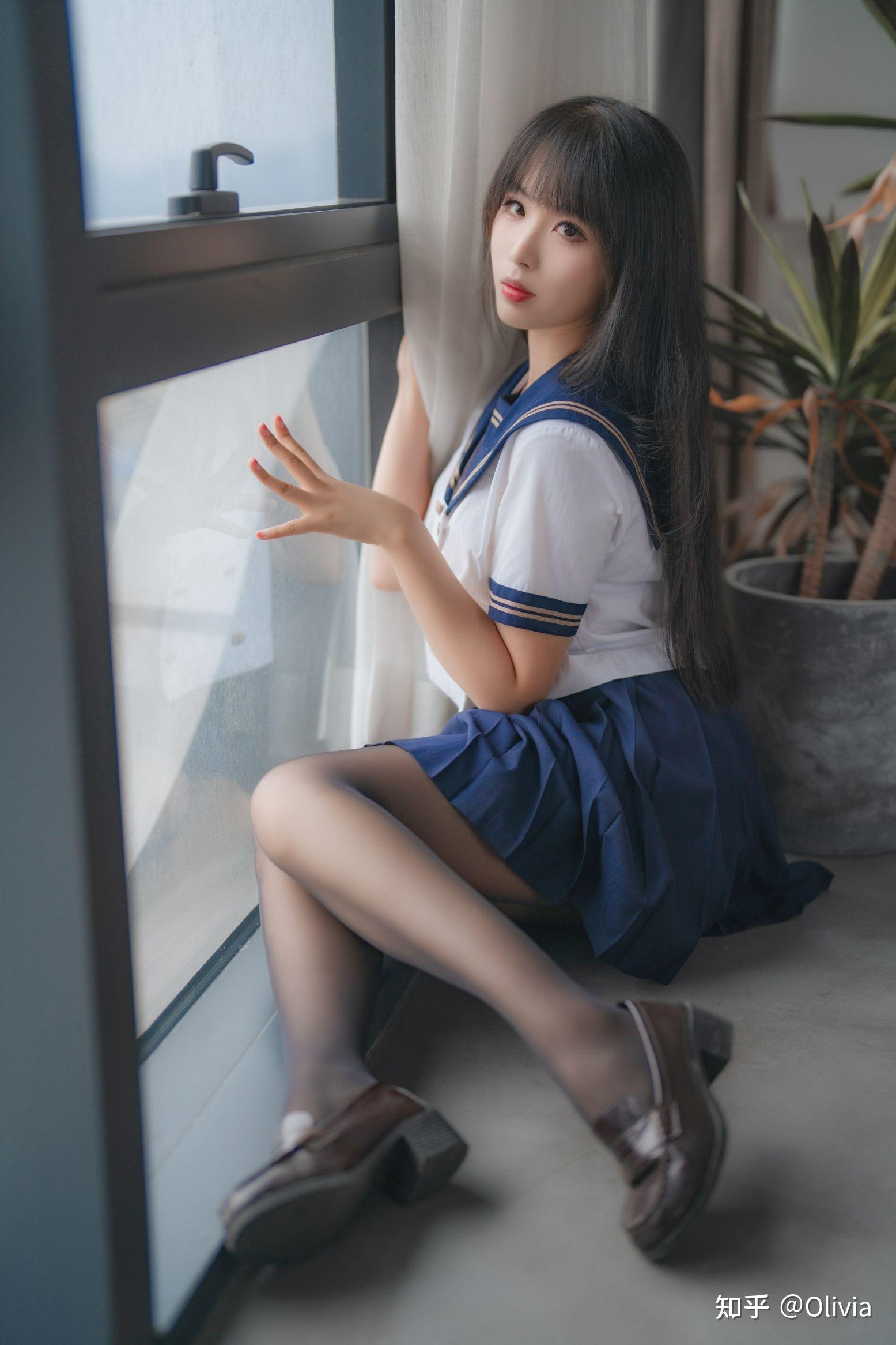 轩萧学姐 - 黑丝jk制服写真 [34P] - 知乎