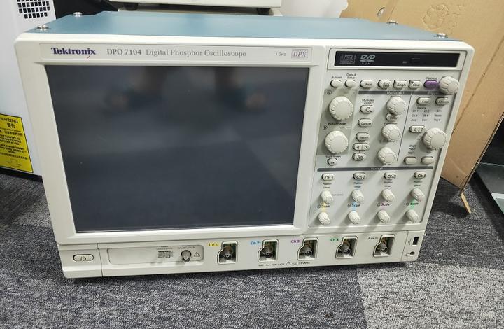 Tektronix泰克DPO7104示波器 - 知乎