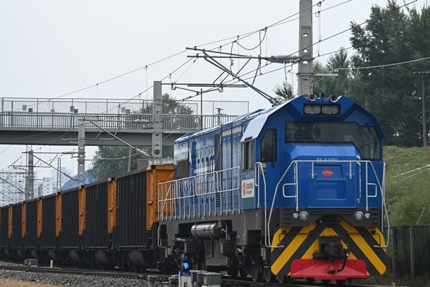 全球最大功率等级混合动力机车安全运行一周年 - 知乎