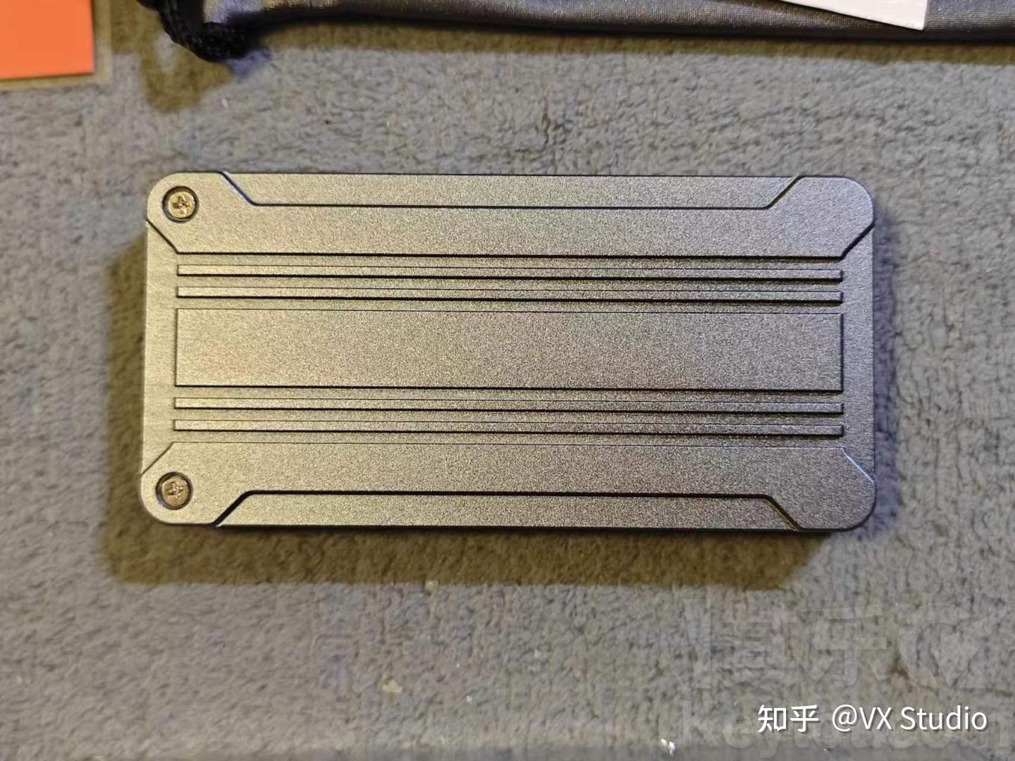 年轻人第一块USB4盒子，ASM2464 M.2硬盘盒开箱评测 - 知乎