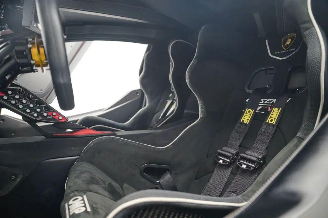 每日超跑系列：2022 兰博基尼 Essenza SCV12 - 知乎