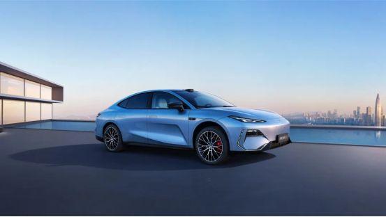 2025款吉利银河E8限时先享价14.98万起，还全系标配高阶智驾 - 知乎