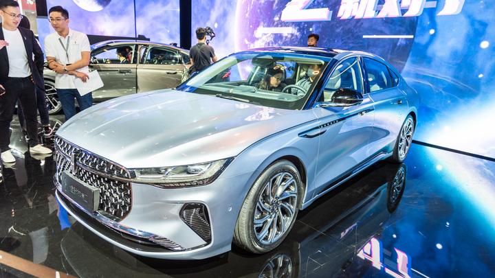 展台很火啊！2.0T+8AT，还有混动，林肯Z车展开启预售 - 知乎