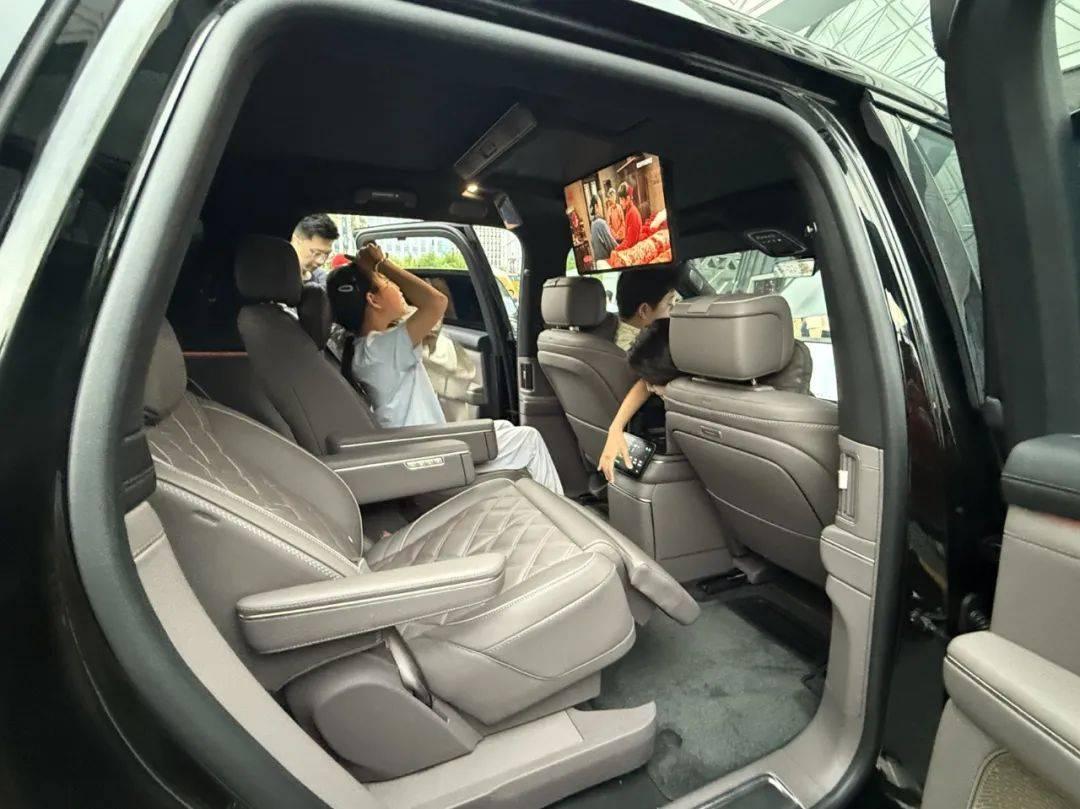 租电价30.88万元起，蔚来全新ES8预售：这次定价很听劝 - 知乎