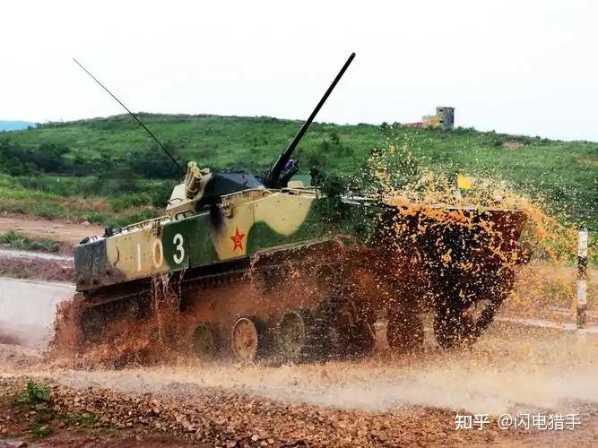 空降利刃——中国ZBD-03式履带式伞兵战车 - 知乎