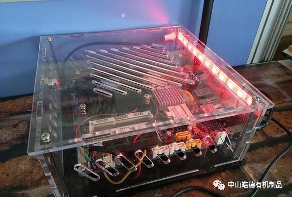 美貌与实用兼具——桌上亚克力机箱 - 知乎