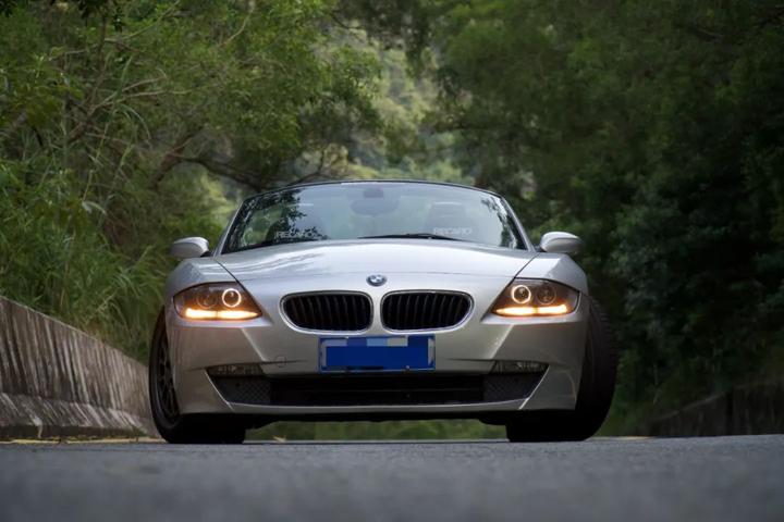 开着第一代宝马Z4去跑山，手波的真实感受如何？ - 知乎