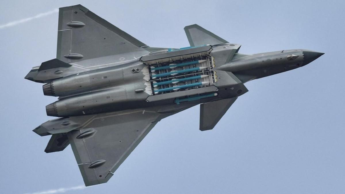 今年投产，美军新一代AIM-260空空导弹，将全面超越中国PL-15？ - 知乎