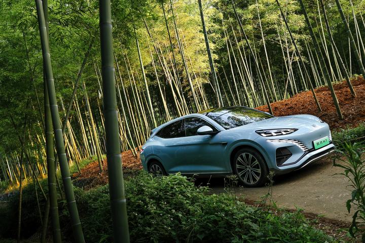 一辆“传统”味道浓厚的纯电轿跑 腾势N7卖到30万+贵不贵？ - 知乎