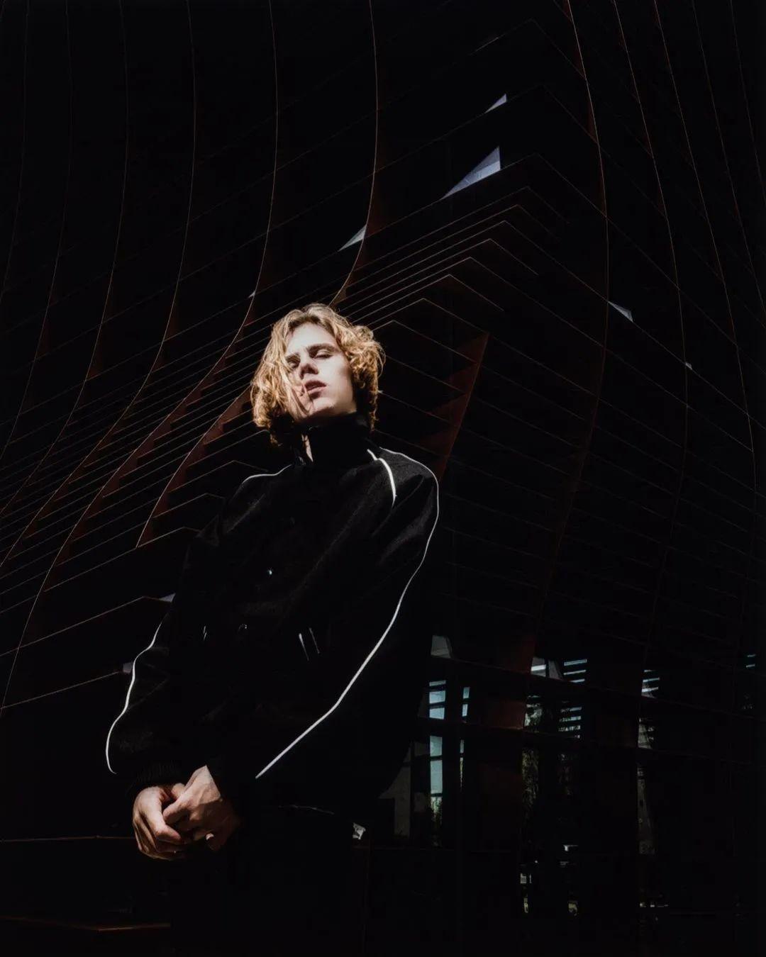 下一个比伯？不，他是00后潮流偶像The Kid LAROI - 知乎