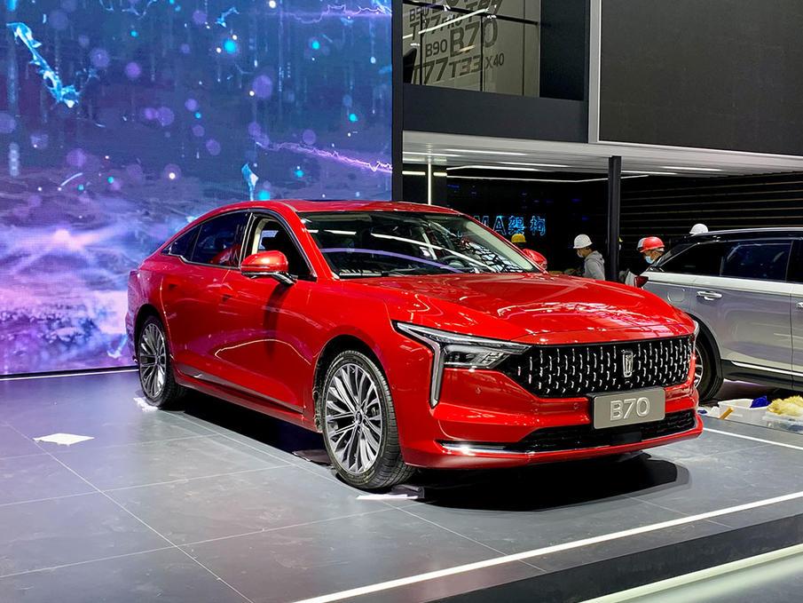 探馆|又大又好看，北京车展奔腾E01/奔腾B70亮相 - 知乎