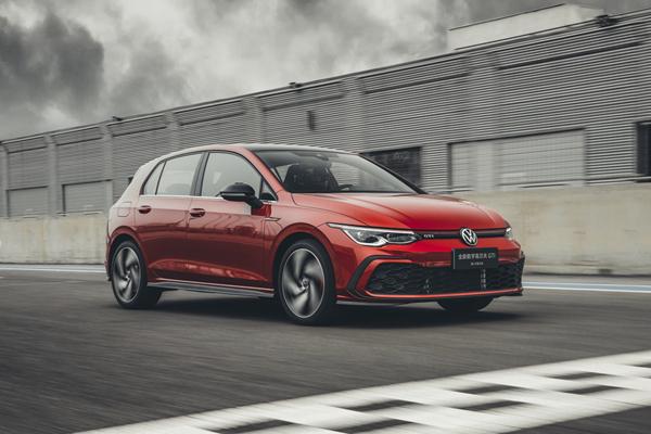 与时俱进，但不变的是“情怀”和“性能”，试驾第八代高尔夫GTI - 知乎