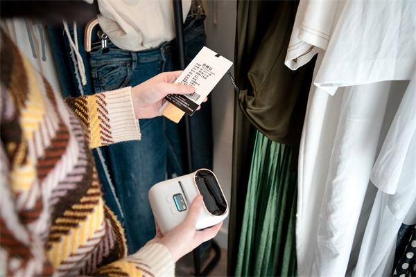 在服装标签里，藏了服装店经营的秘密？！ 知乎