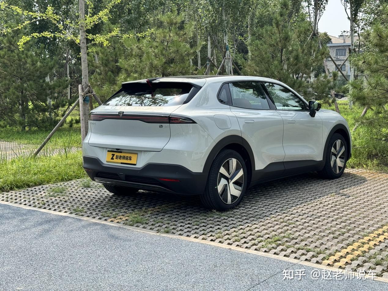 15万级纯电SUV对决，深蓝S05和银河E5谁更值得买？看这四点买不亏 - 知乎