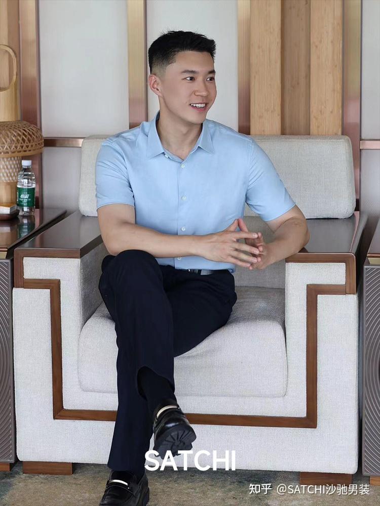 OOTD | 100%专注认真的眼神 很适合投入事业 - 知乎