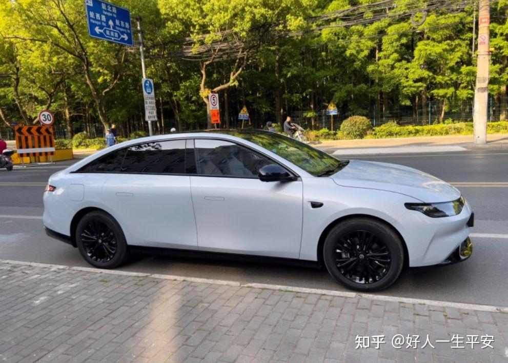 兄弟们，哪个版本的C01更适合家用？ - 知乎