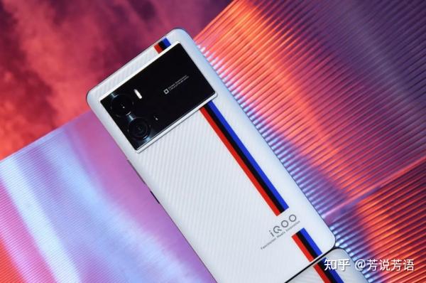iQOO9Pro配置怎么样，有哪些亮点和不足？