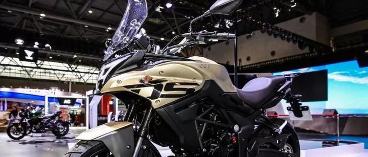 2万以内？又一款300cc ADV明年春季上市！ - 知乎