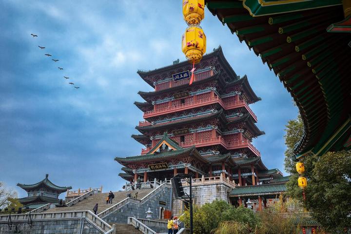 《滕王阁序》酣畅淋漓新翻译 - 知乎