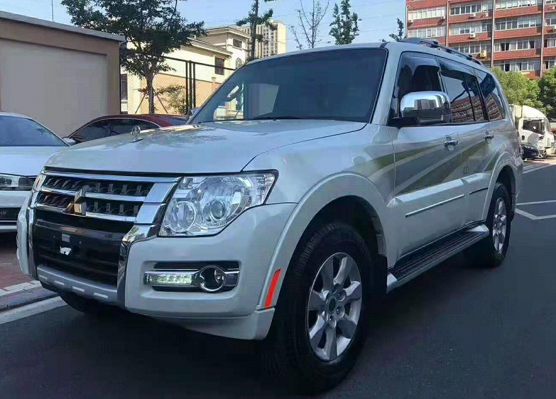 到店体验帕杰罗V93：高大威猛，动力参数弱，仅售33万 - 知乎