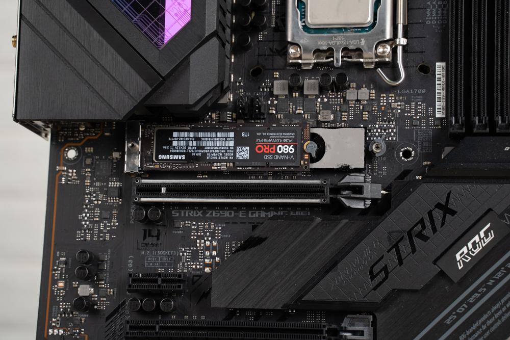 Samsung 980 PRO PCIe 4.0 SSD 开箱测试