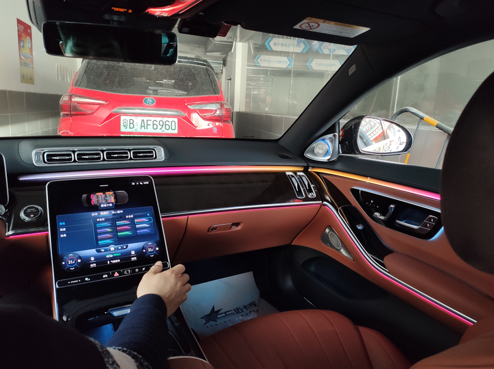 21款奔驰S400L豪华改装原厂主动氛围灯，4D旋转高音效果 - 知乎