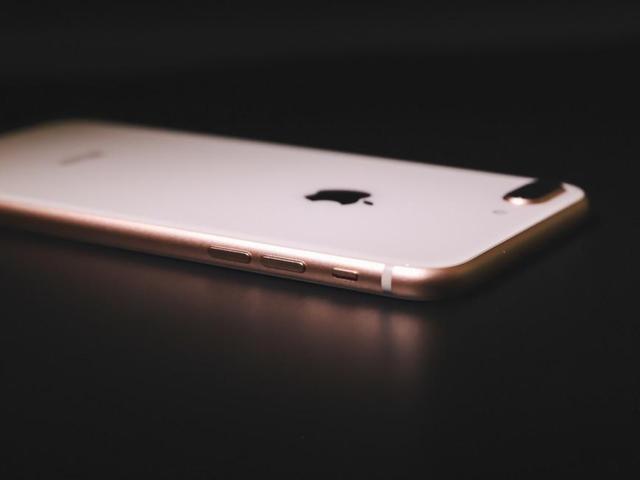 双镜头对比测试：三星Note8完胜提升明显的iPhone8P！ - 知乎