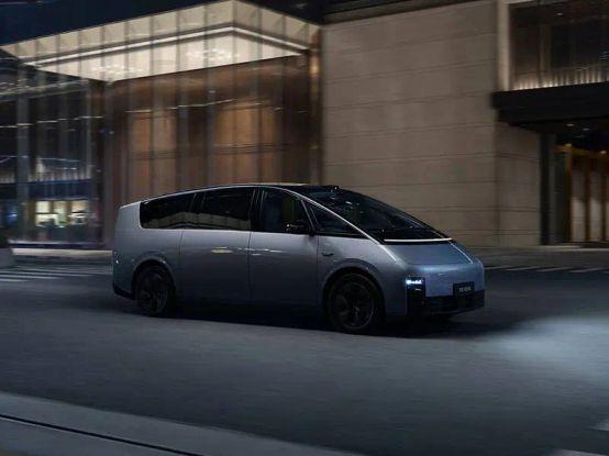 50万级纯电MPV，理想MEGA和极氪009贴身肉搏，谁更胜一筹？ - 知乎